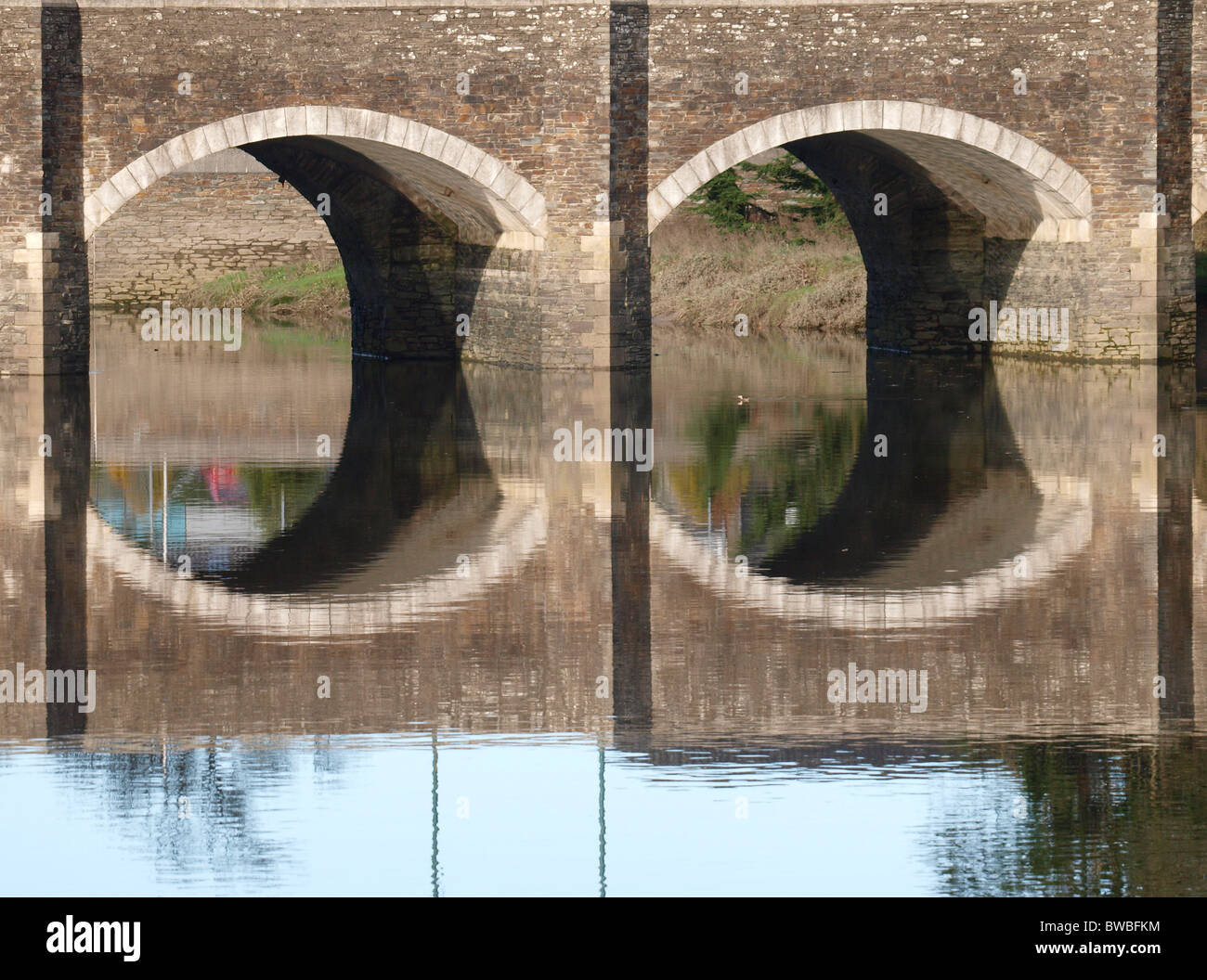 Bridge and reflection forming a circle, UK Stock Photo - Alamy