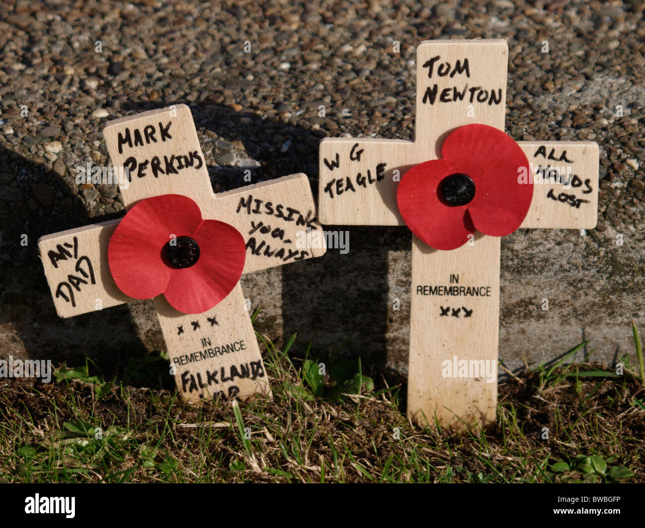 Wooden remembrance cross hi-res stock photography and images - Alamy
