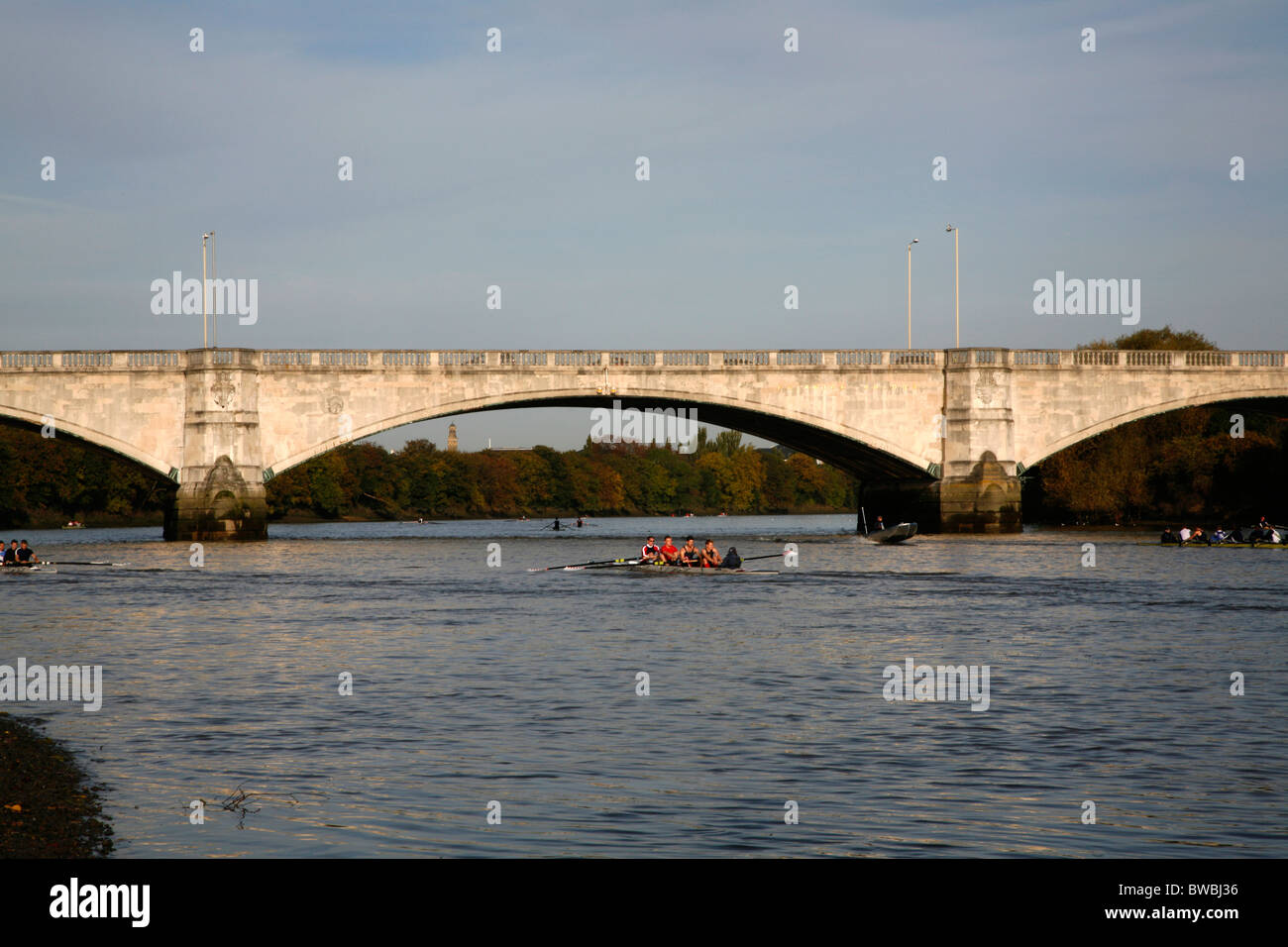 Chiswick bridge hi-res stock photography and images - Alamy