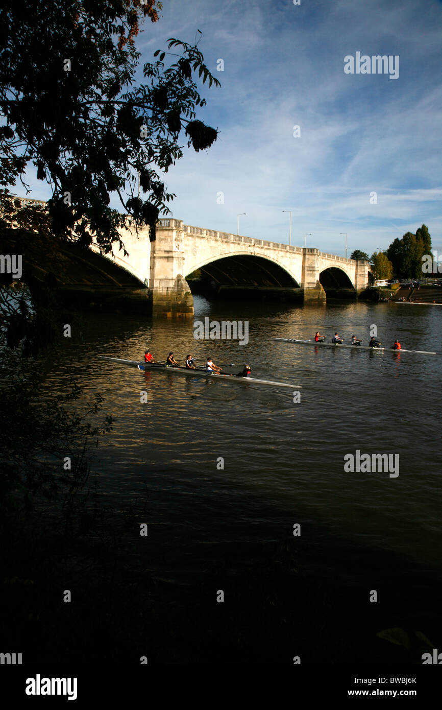 Chiswick bridge hi-res stock photography and images - Alamy