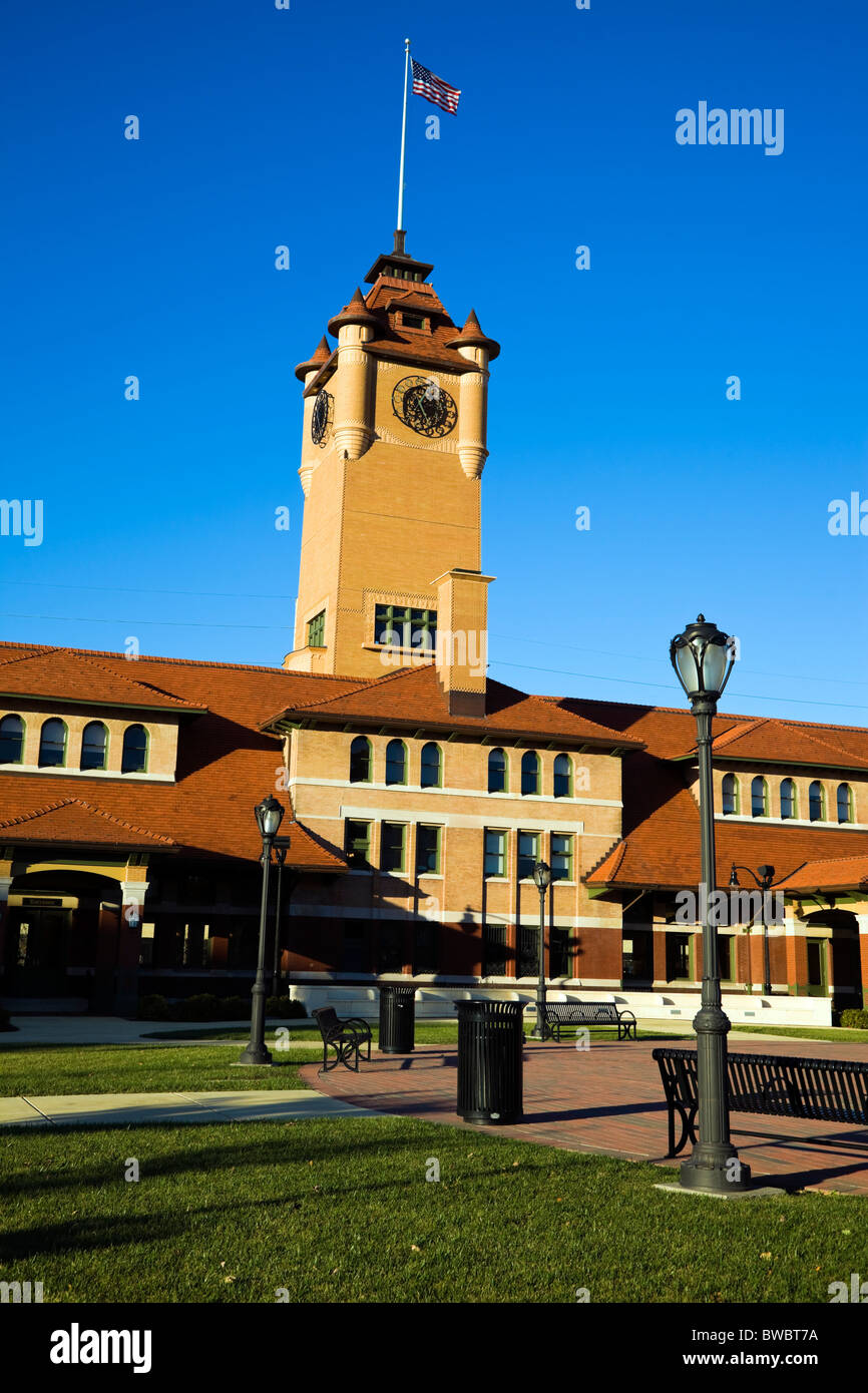 Clock tower building in downtown of Springfield Stock Photo - Alamy