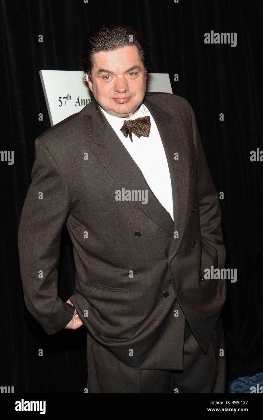 Actor oliver hi-res stock photography and images - Alamy