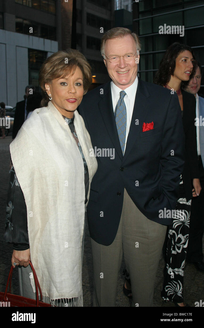 Sue simmons and chuck scarborough hi-res stock photography and images ...