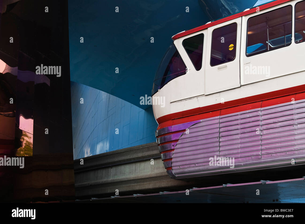 Monorail train Seattle Center Stock Photo - Alamy