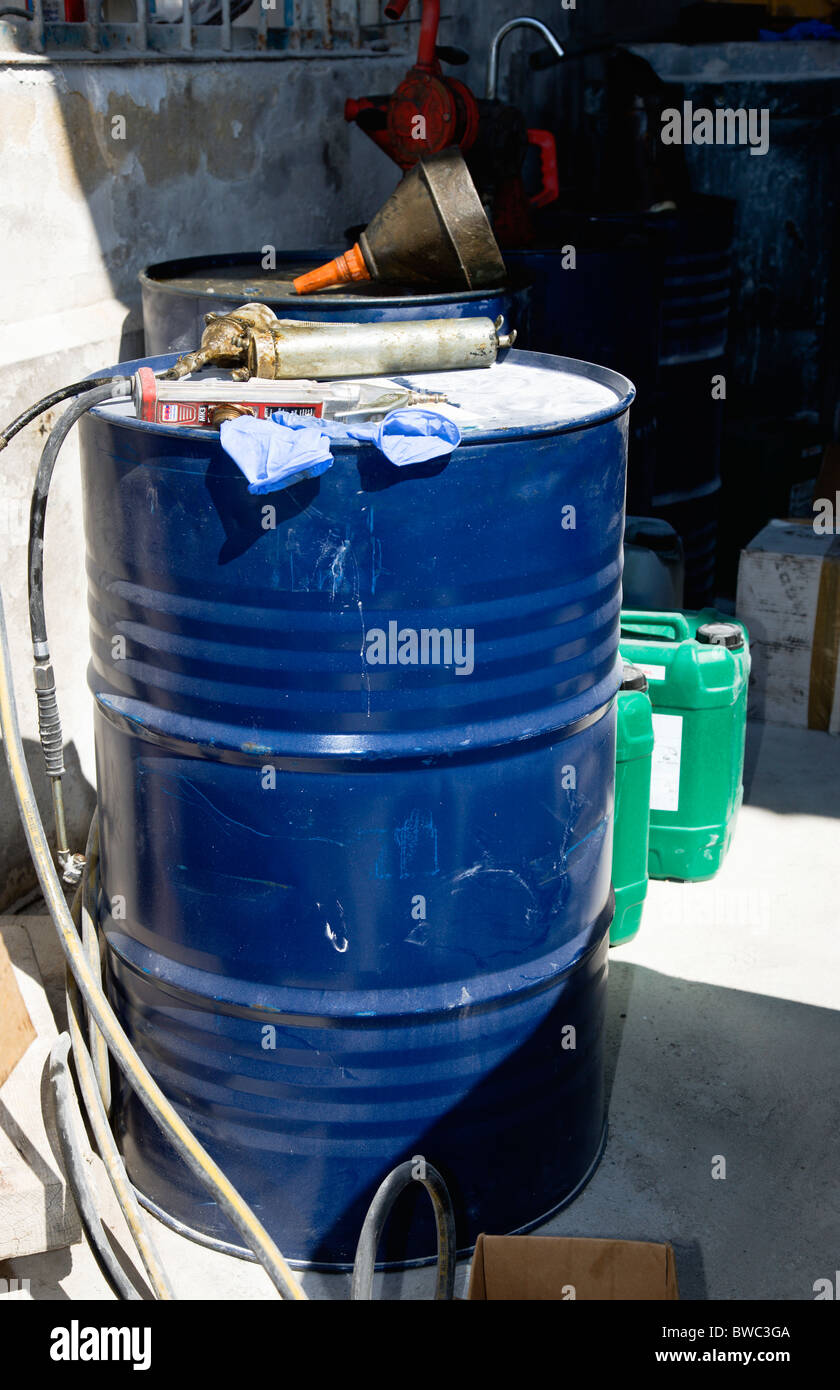 Oil can drum hi-res stock photography and images - Alamy