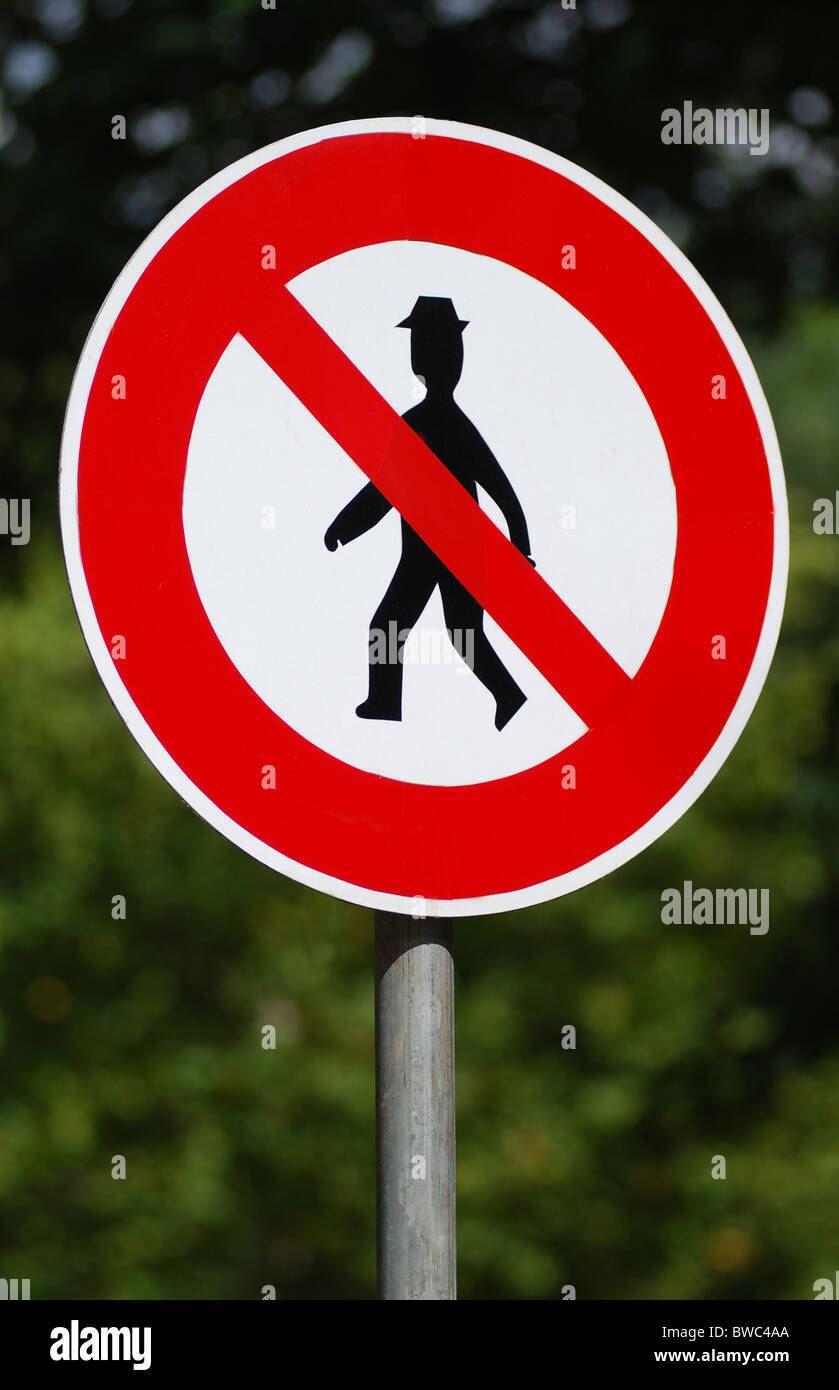 Walker traffic sign, disallowed entry Stock Photo - Alamy