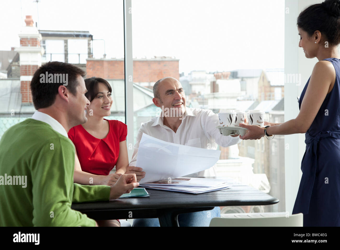Relaxed meeting hi-res stock photography and images - Alamy