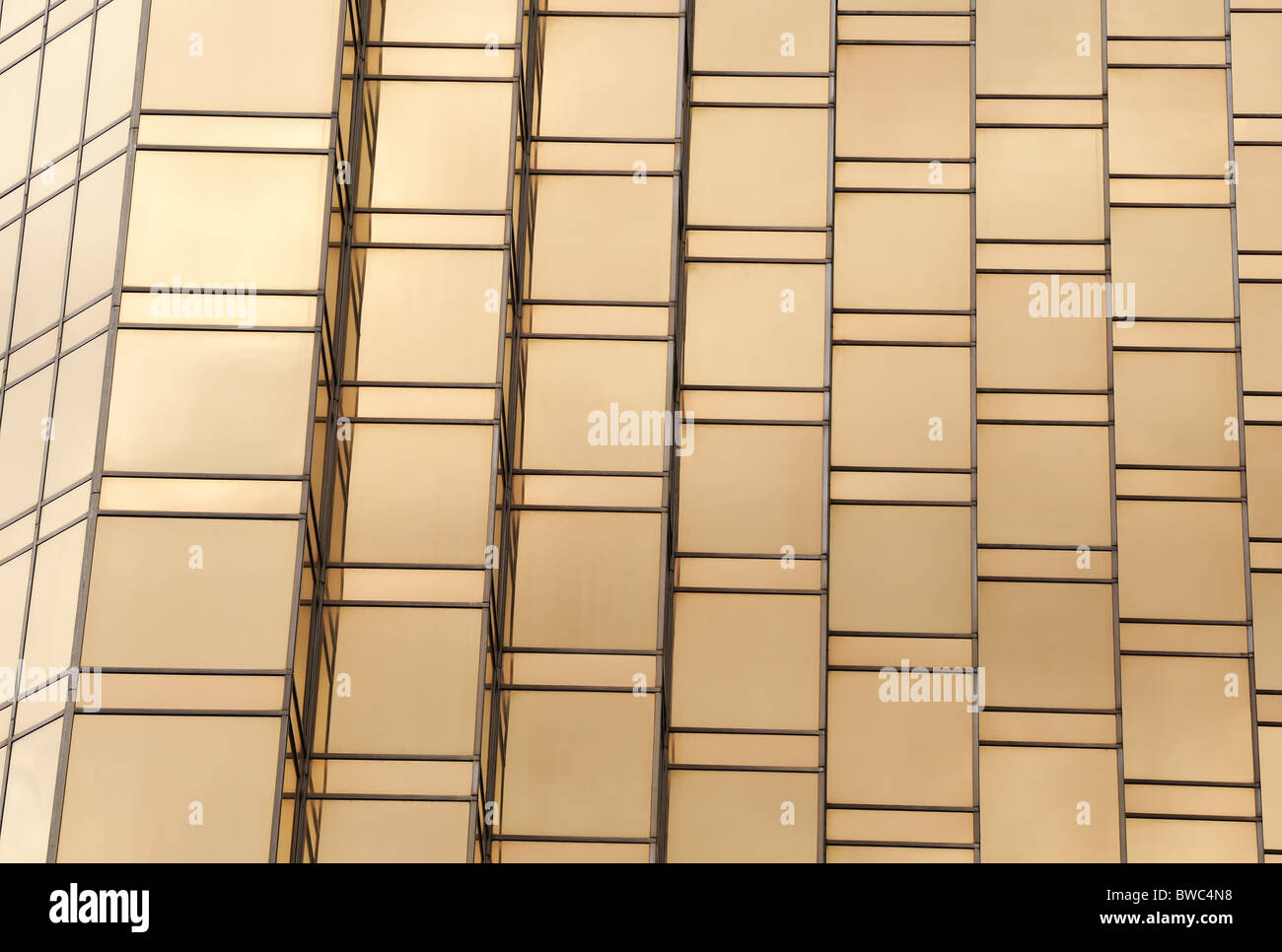 Gold skyscraper hi-res stock photography and images - Alamy
