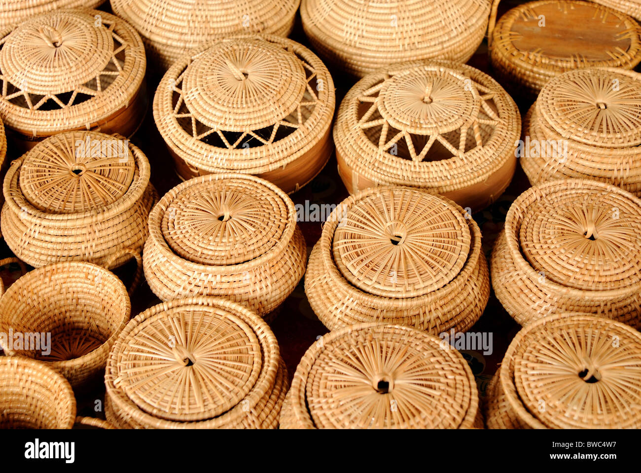 Straw mesh hi-res stock photography and images - Alamy