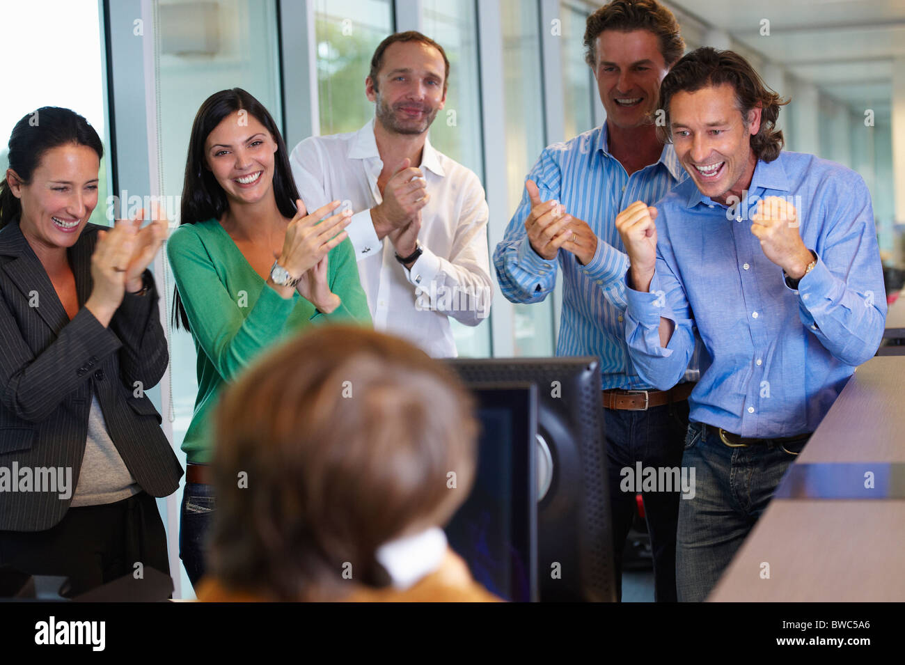 Closing office hi-res stock photography and images - Alamy