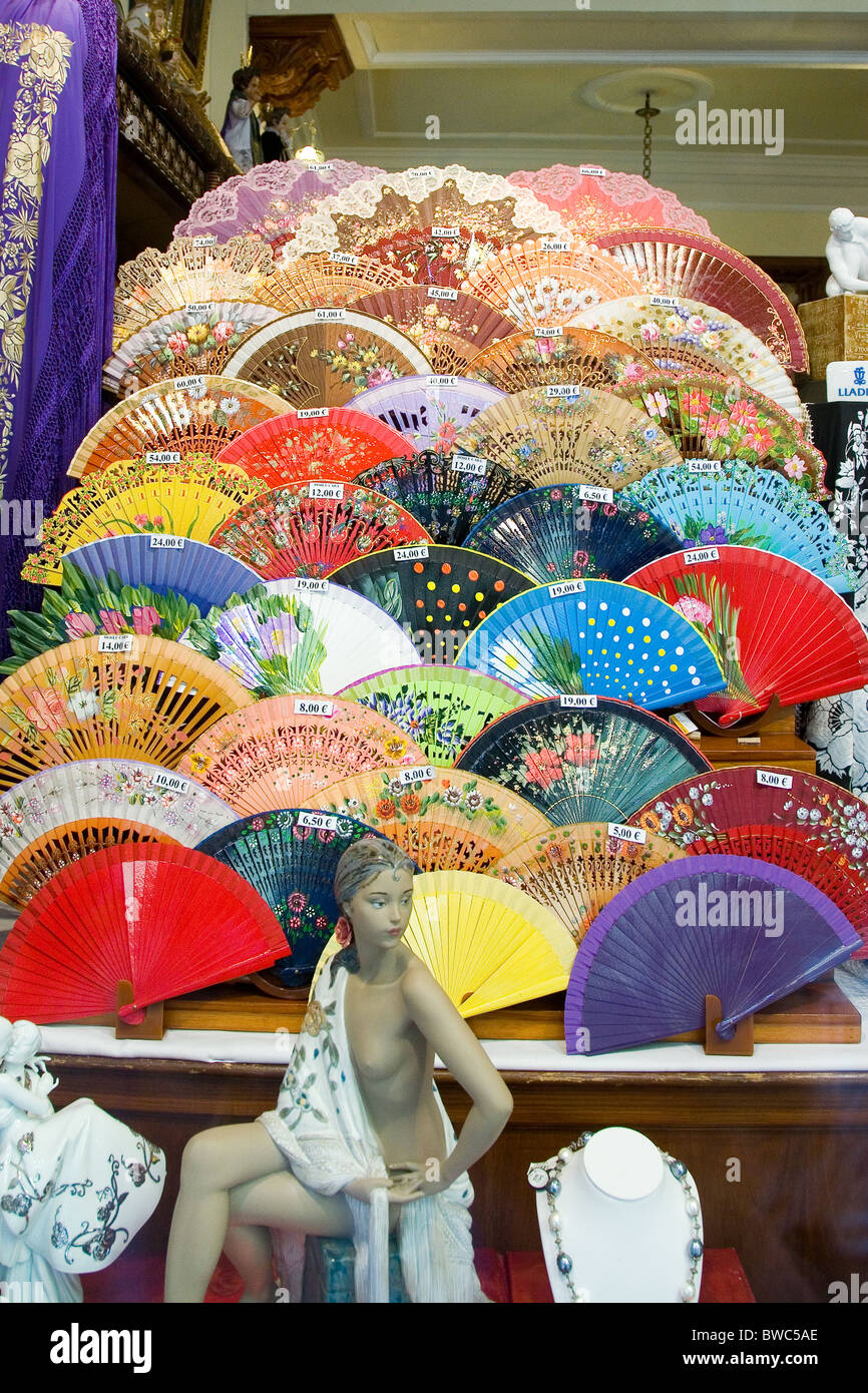 Traditional spanish fans hi-res stock photography and images - Alamy