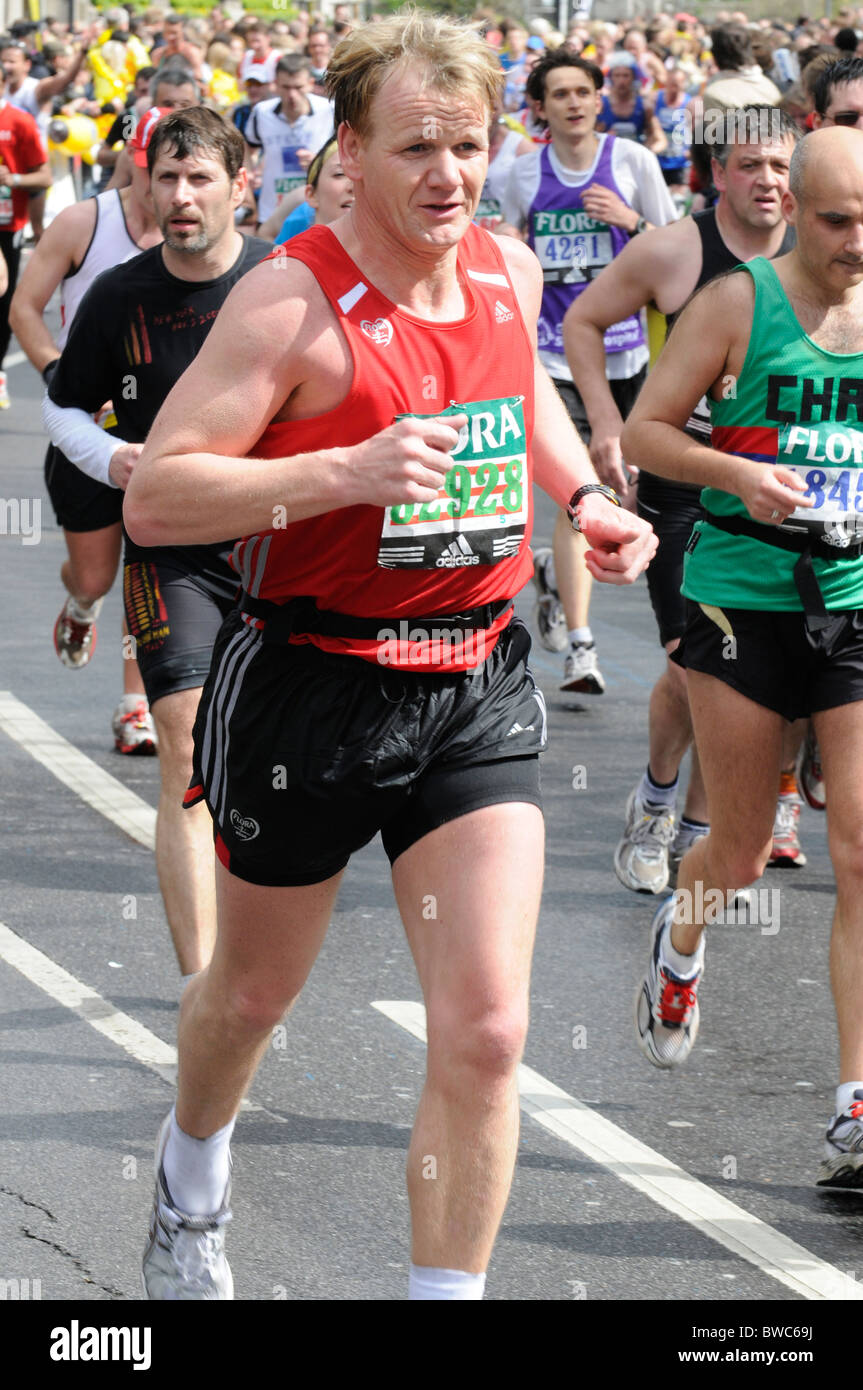 Chef Gordon Ramsay competing in the London Marathon Stock Photo - Alamy