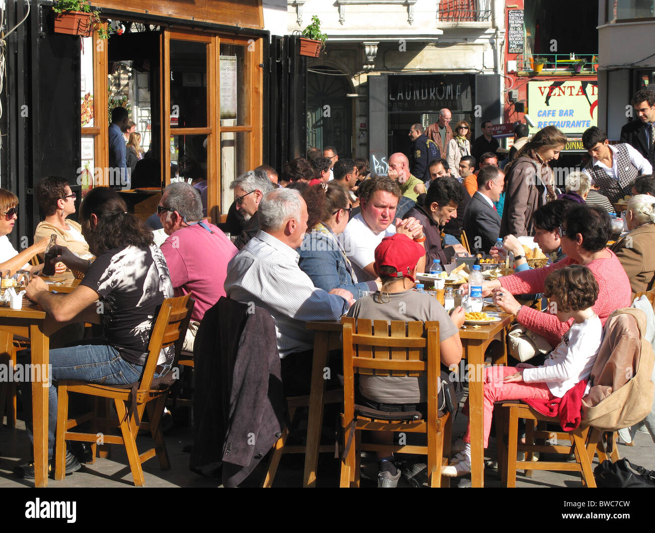 Istanbul Turkey People