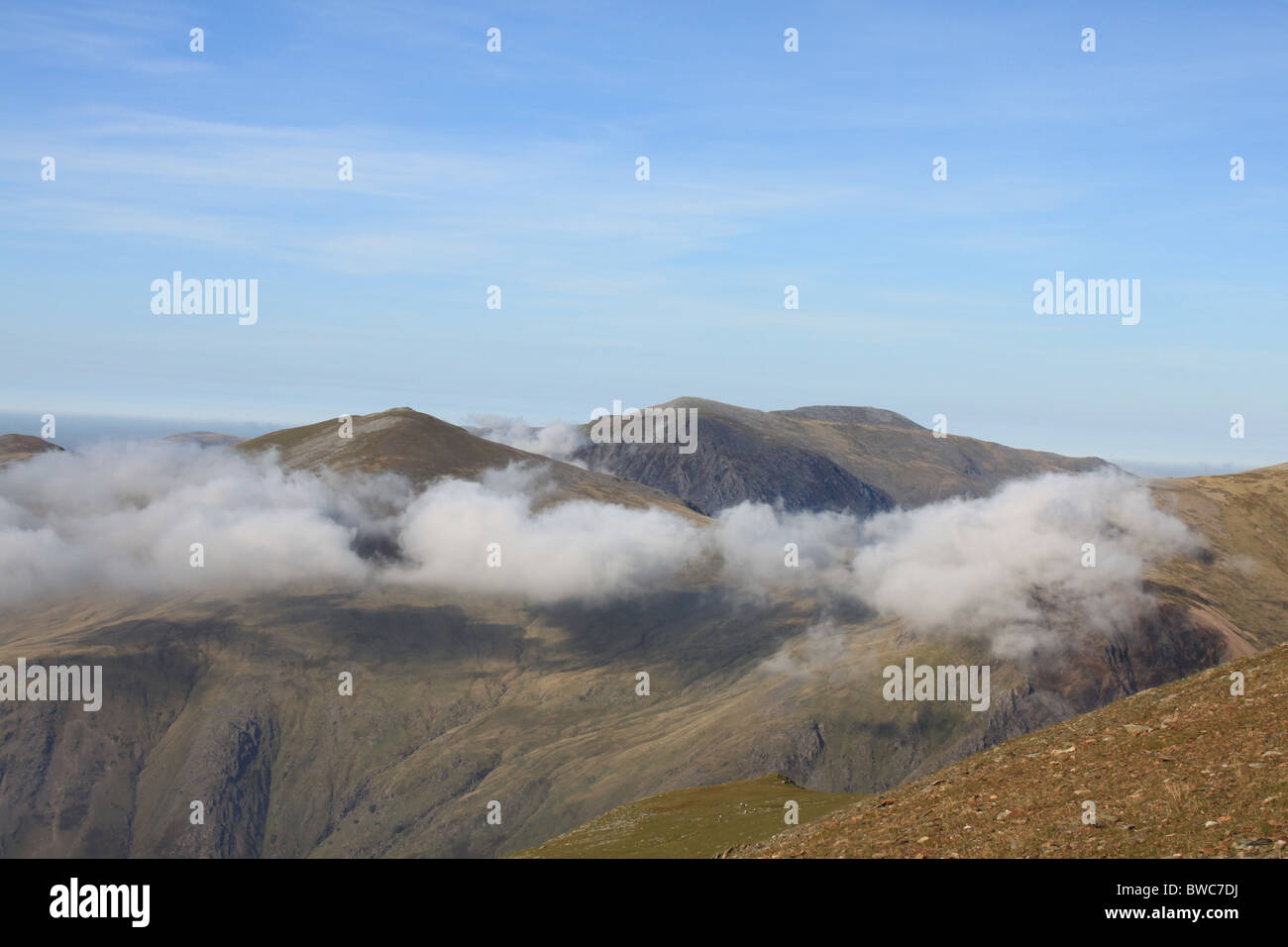 Mist at the top of snowdon hi-res stock photography and images - Alamy