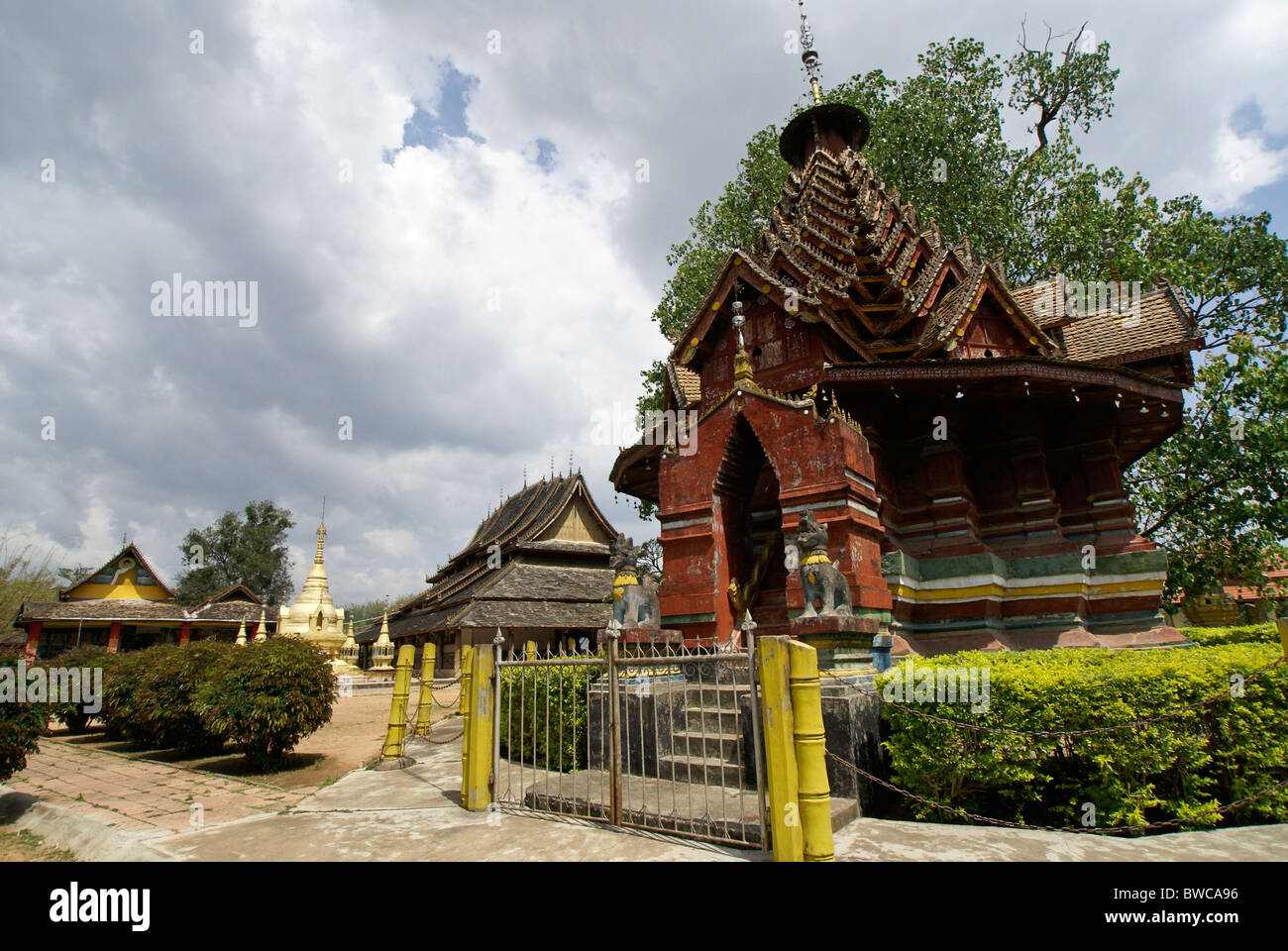 Octagonal temple hi-res stock photography and images - Alamy