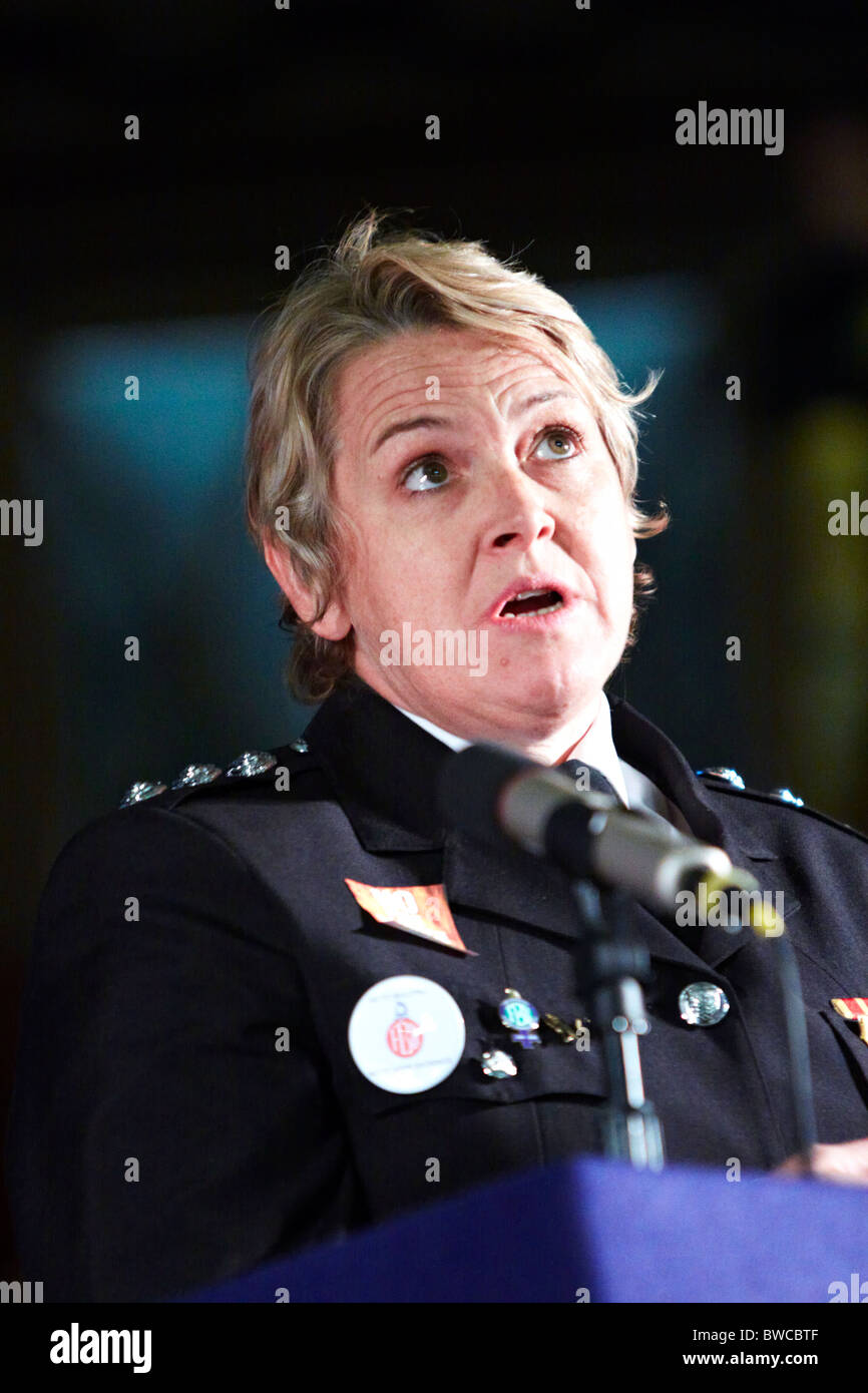 Sian Griffiths receives applause from thousands of firefighters during ...