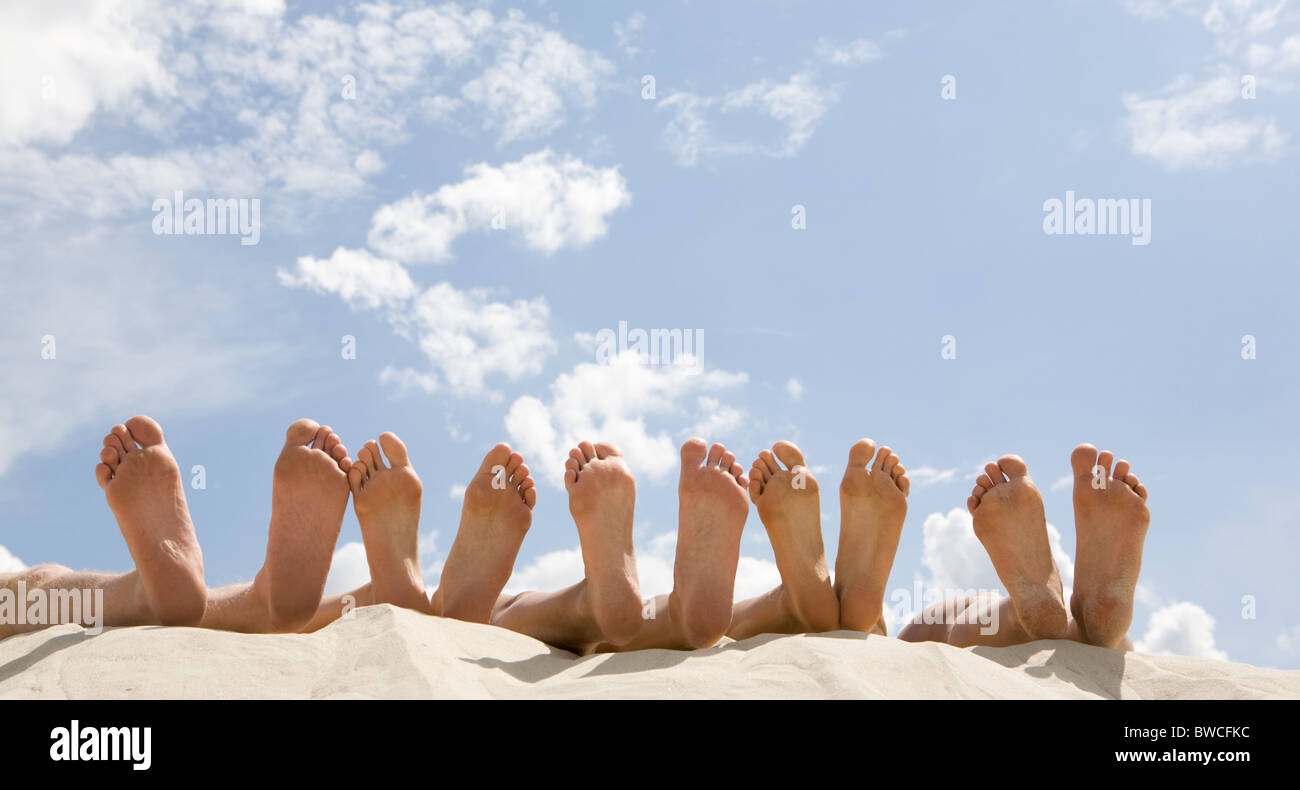 Toe the line hi-res stock photography and images - Alamy