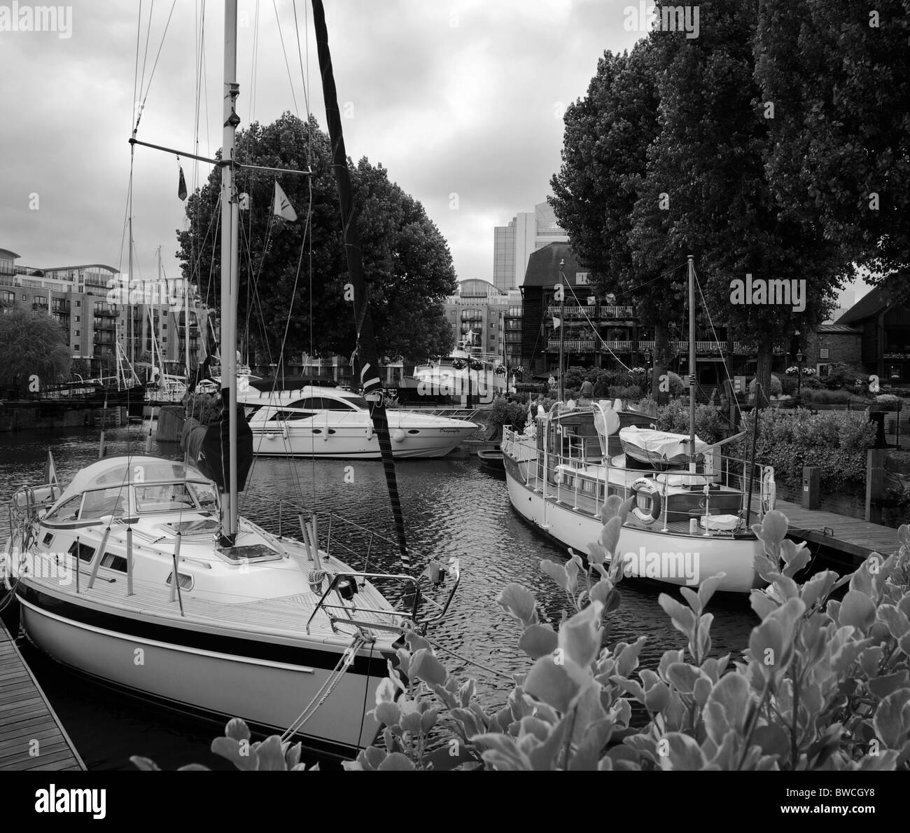 Thames dock black and white Black and White Stock Photos & Images - Alamy