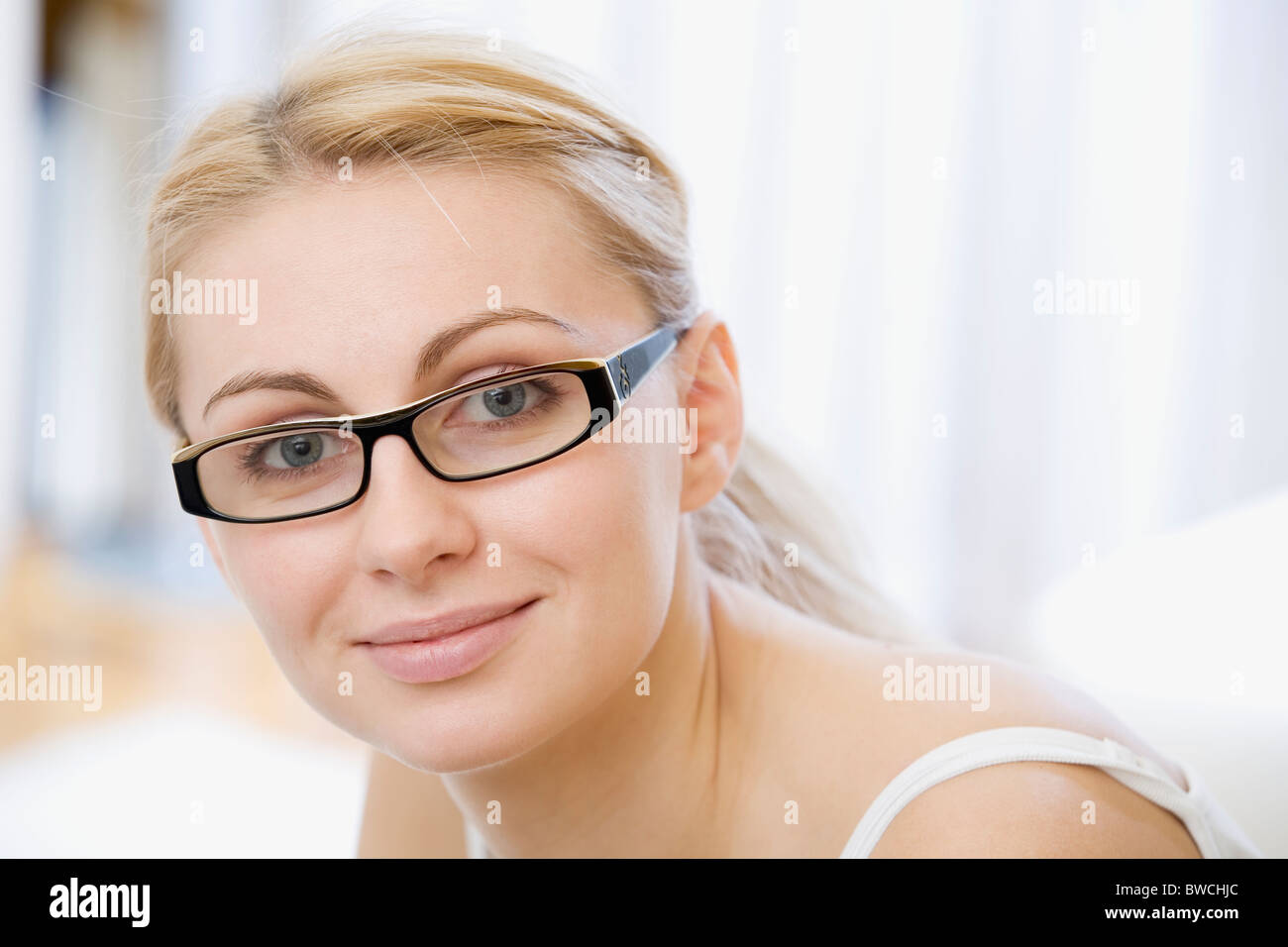 Russia, Voronezh, Portrait of smiling young woman Stock Photo - Alamy