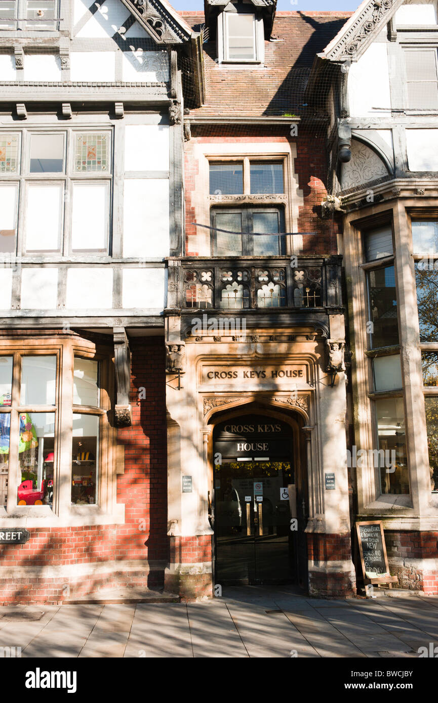 Entrance to Cross Keys House in Queen Street, Salisbury Stock Photo - Alamy