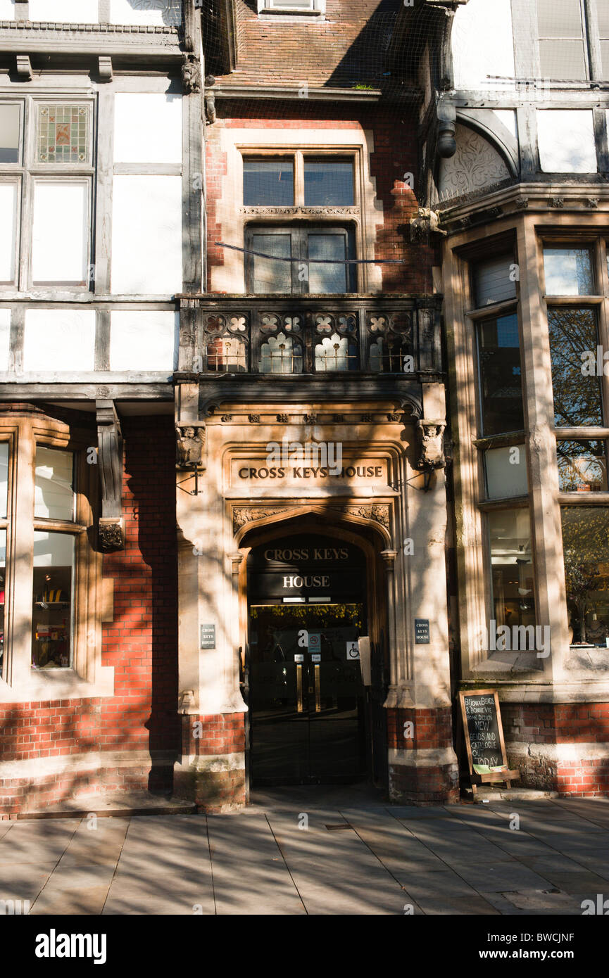 Entrance to Cross Keys House in Queen Street, Salisbury Stock Photo - Alamy