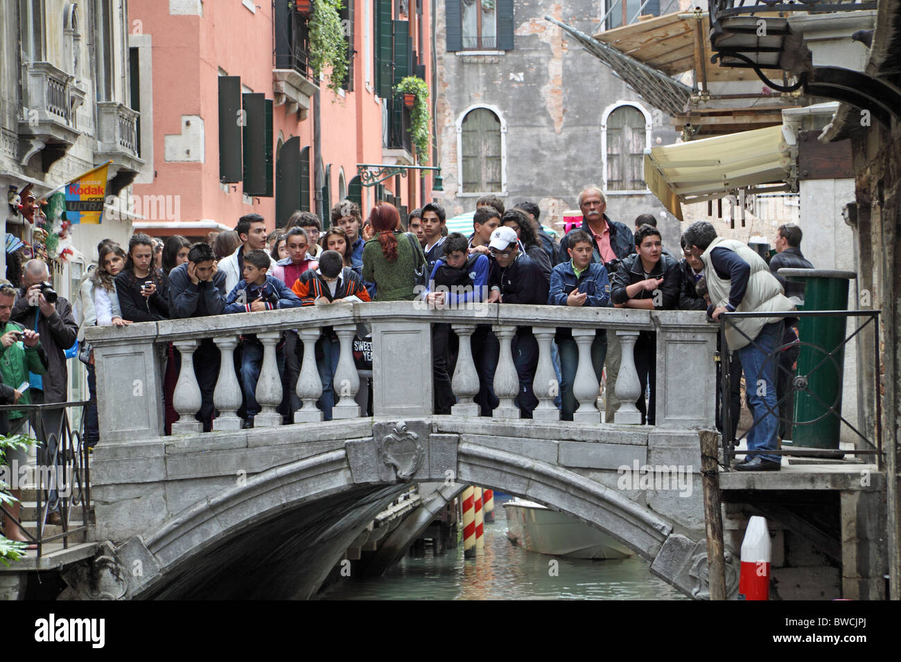 Students taking in Venice sights Stock Photo - Alamy