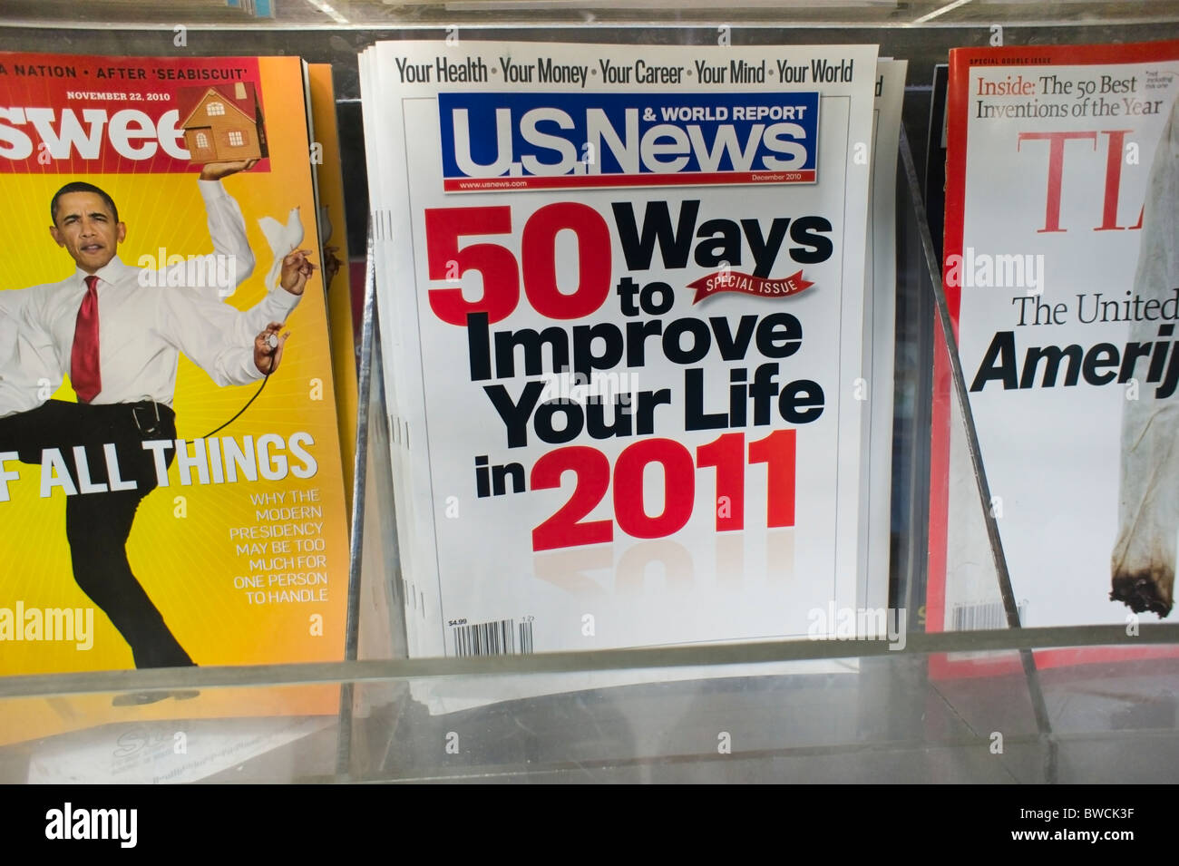 Magazine news stand hi-res stock photography and images - Alamy