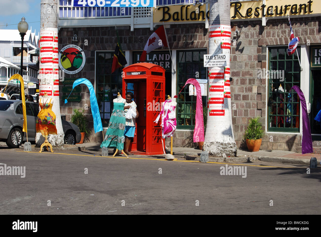 English british street scene hi-res stock photography and images - Alamy