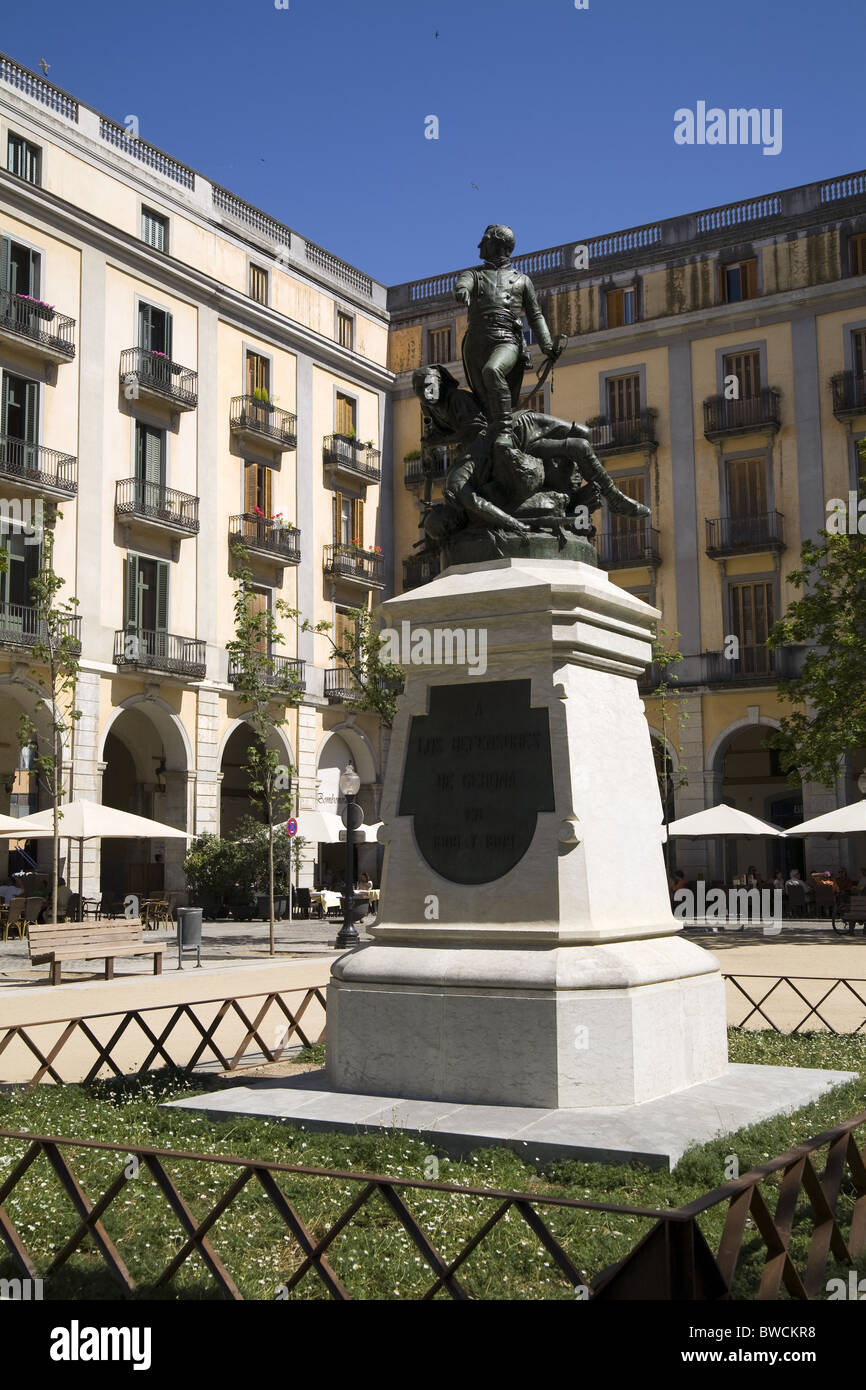 Statue, Independence Square, Girona, Costa Brava, Spain, Catalunya ...