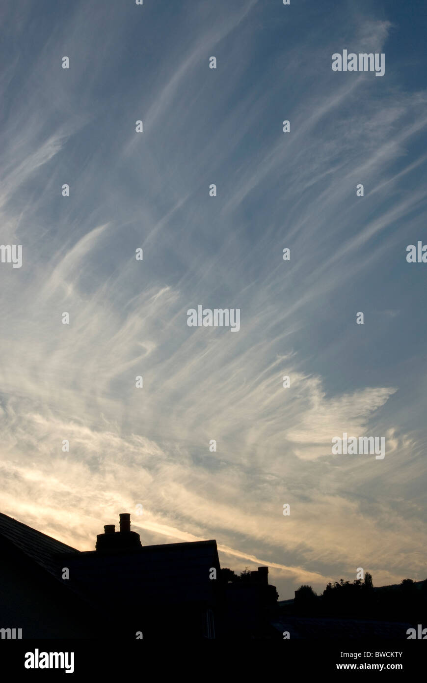 Cirrus cloud ice hi-res stock photography and images - Alamy