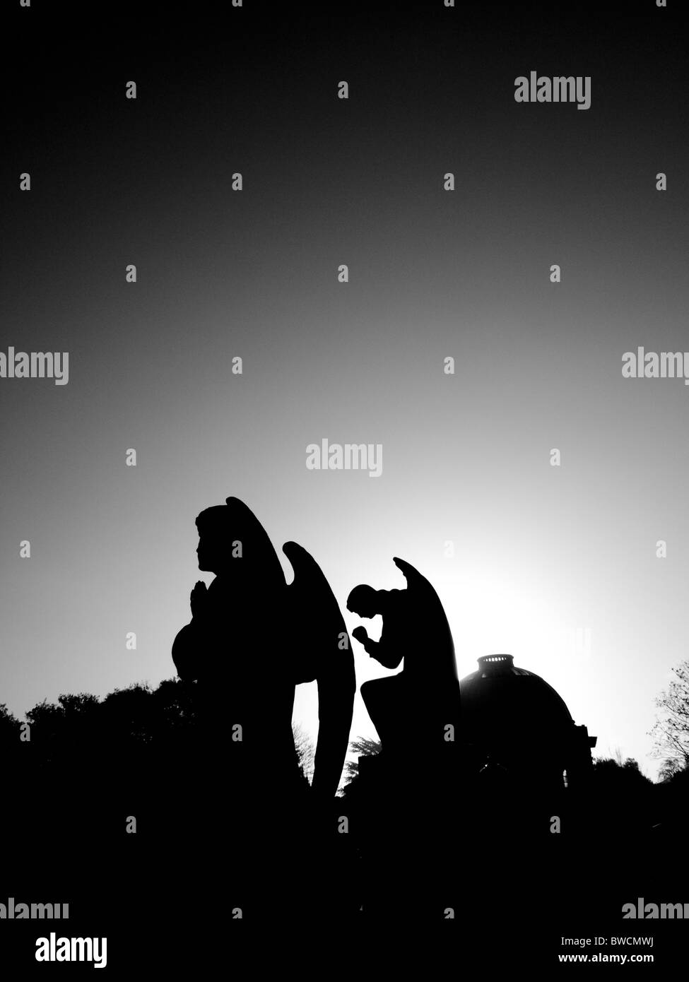 Praying angels hi-res stock photography and images - Alamy