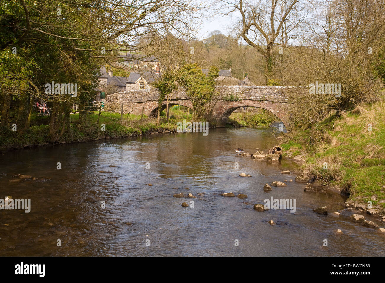 Viator bridge across the river Dove in the Peak District National Park ...