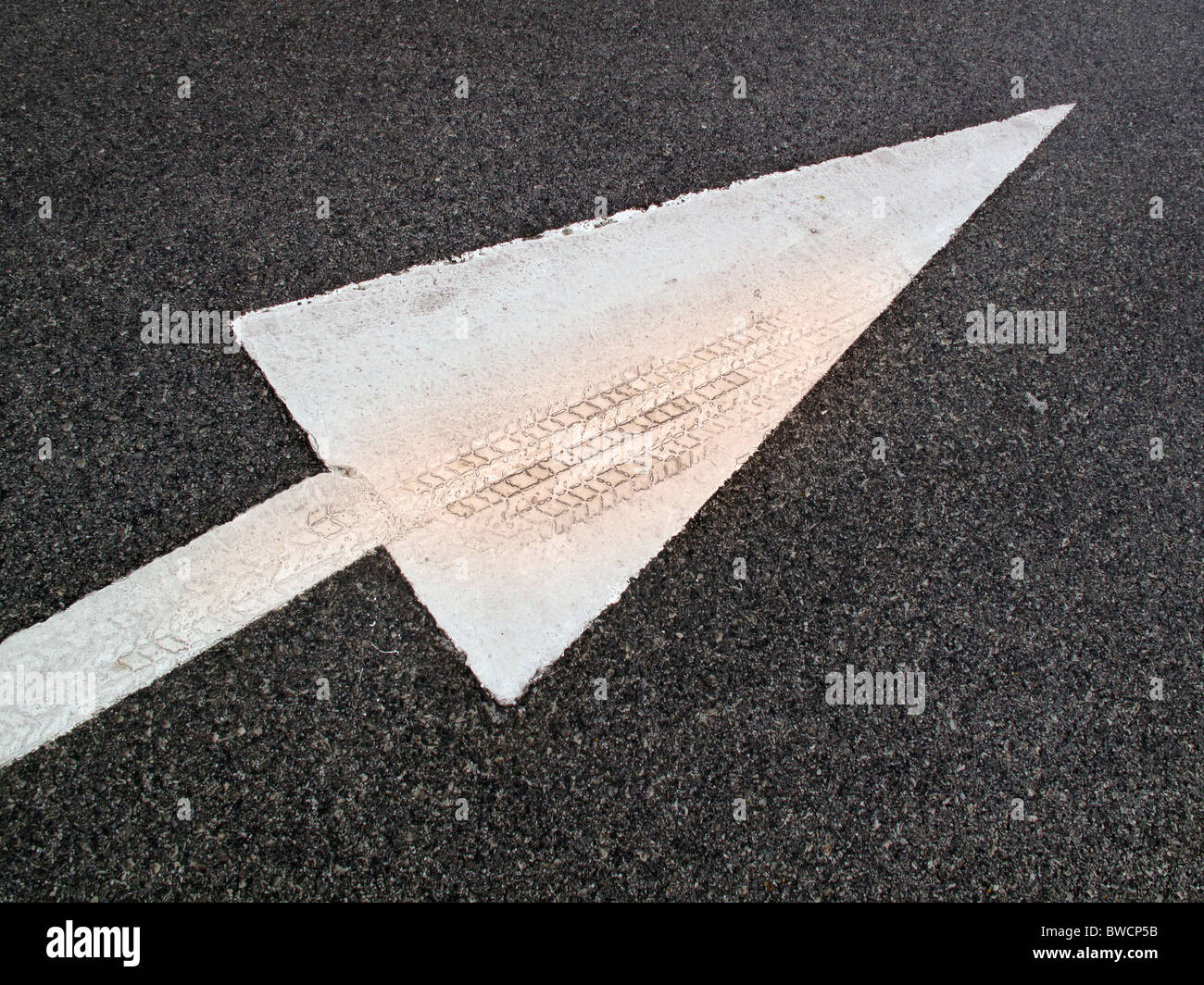 Arrow mark symbol hi-res stock photography and images - Alamy