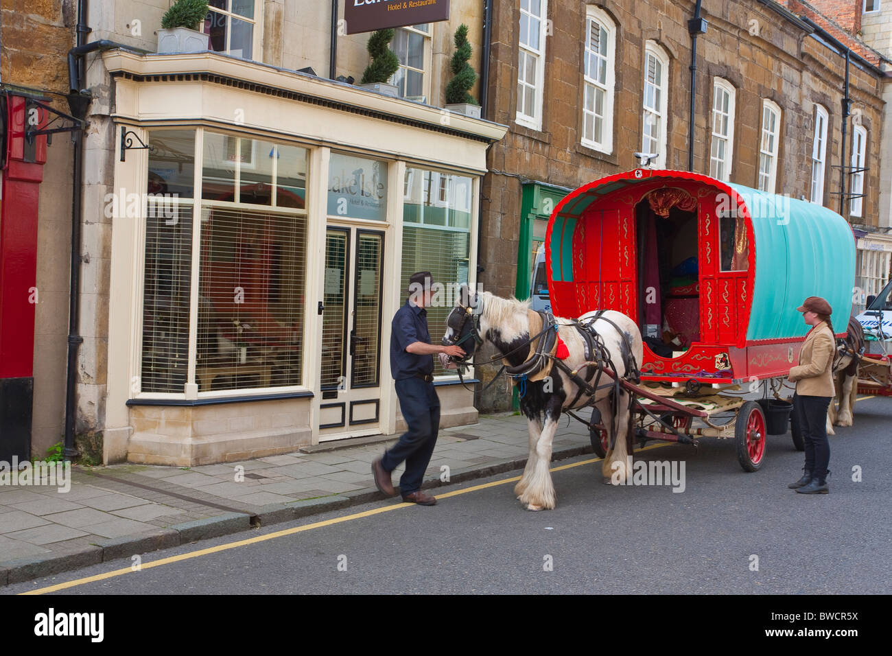 Tinkers caravan hi-res stock photography and images - Alamy