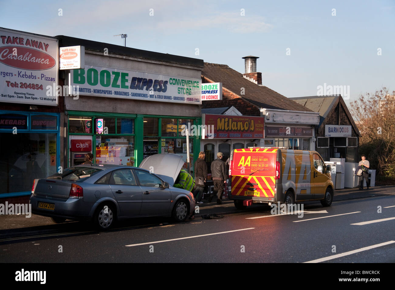 Busy Streets, Shops and Shoppers in Fishergate, in the Lancashire town ...