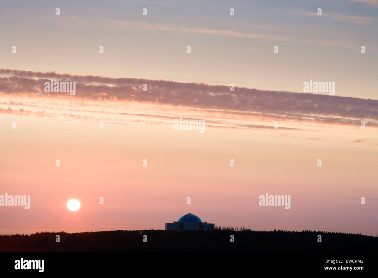 Setting Midnight Sun High Resolution Stock Photography and Images - Alamy
