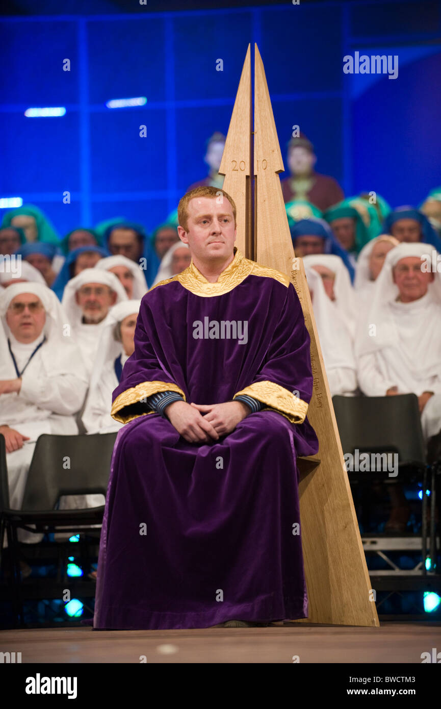 Tudur Hallam Chaired Bard during on stage ceremony at the National ...