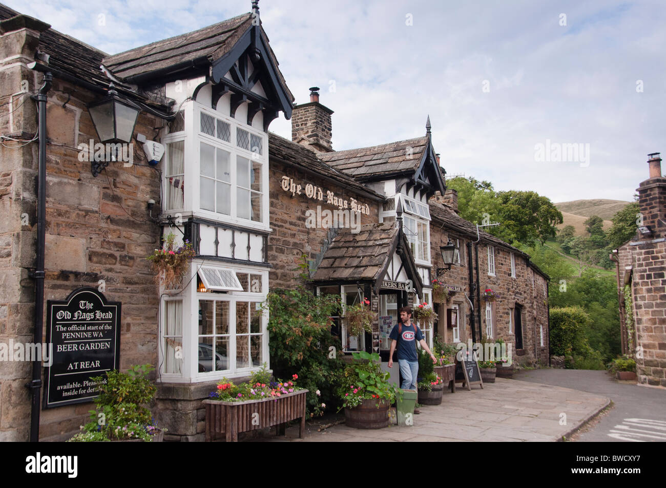 Derbyshire pub hi-res stock photography and images - Alamy