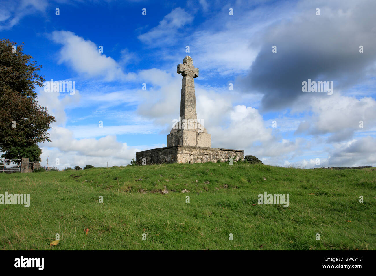 Medieval high cross hi-res stock photography and images - Alamy