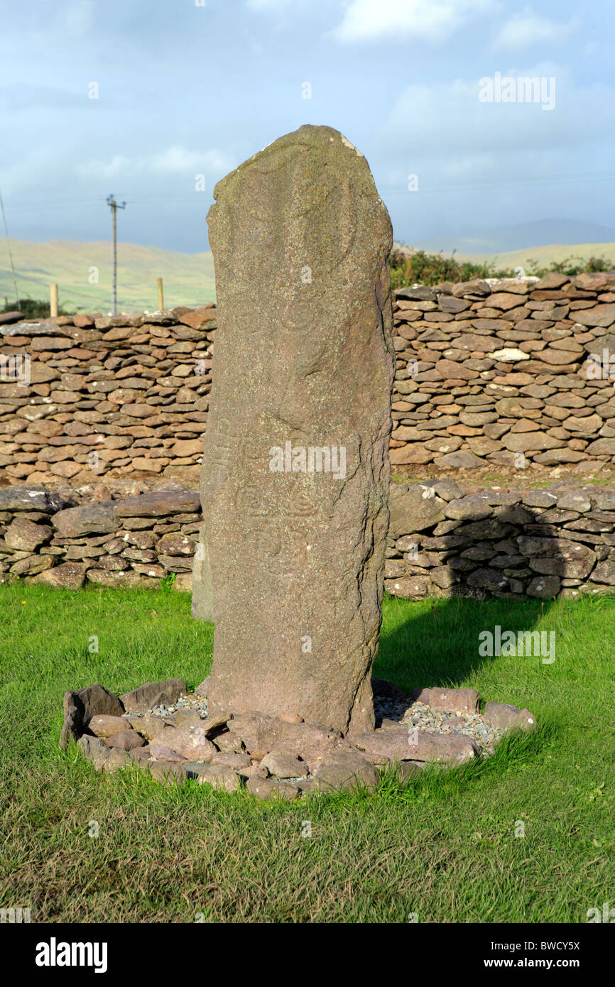 Riasc monastic settlement, Cross (6 century), Dingle peninsula, Kerry ...