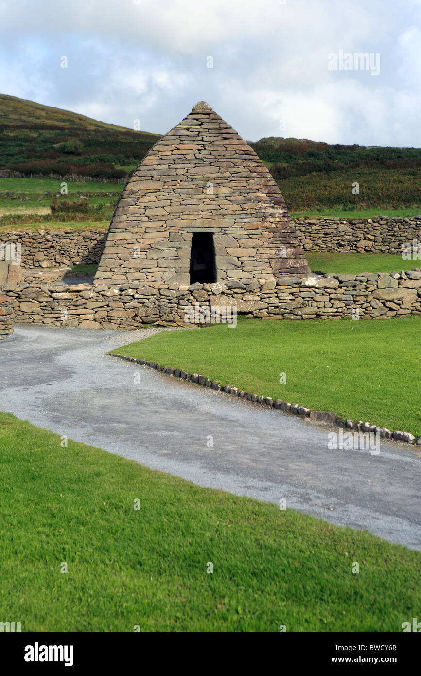 Gallarus Oratory, Dingle peninsula, Kerry county, Ireland Stock Photo ...