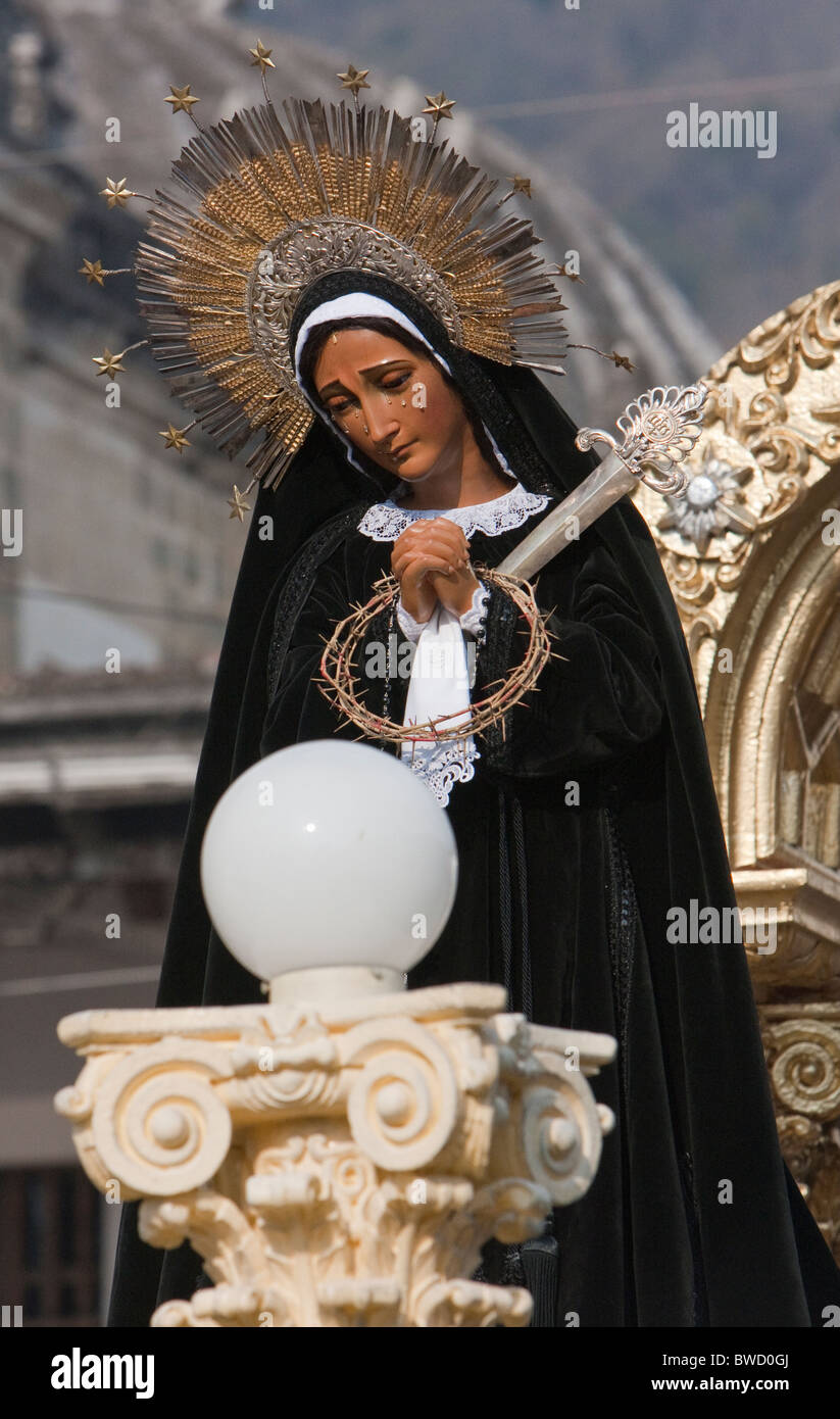 Procession statue hi-res stock photography and images - Alamy