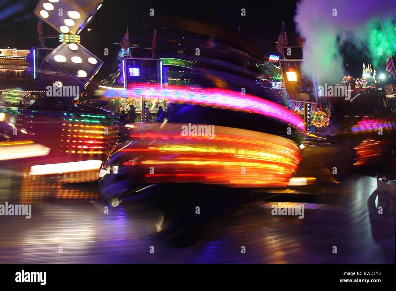 A long exposure of the Dancer ride at the Hamburg DOM has captured the ...