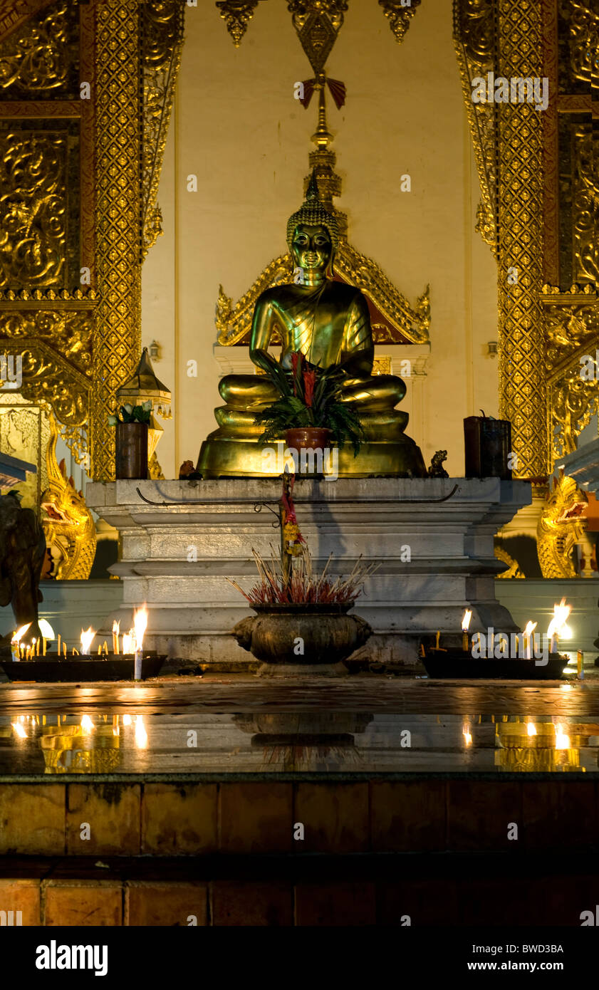 marble offering platform at Buddhist temple Stock Photo - Alamy
