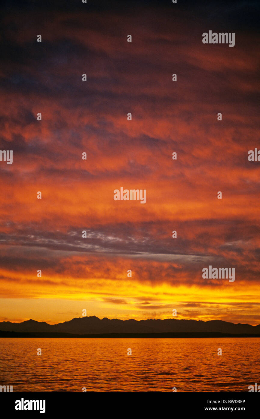 Dramatic sunset over Puget Sound and Olympic Mountain Range ...