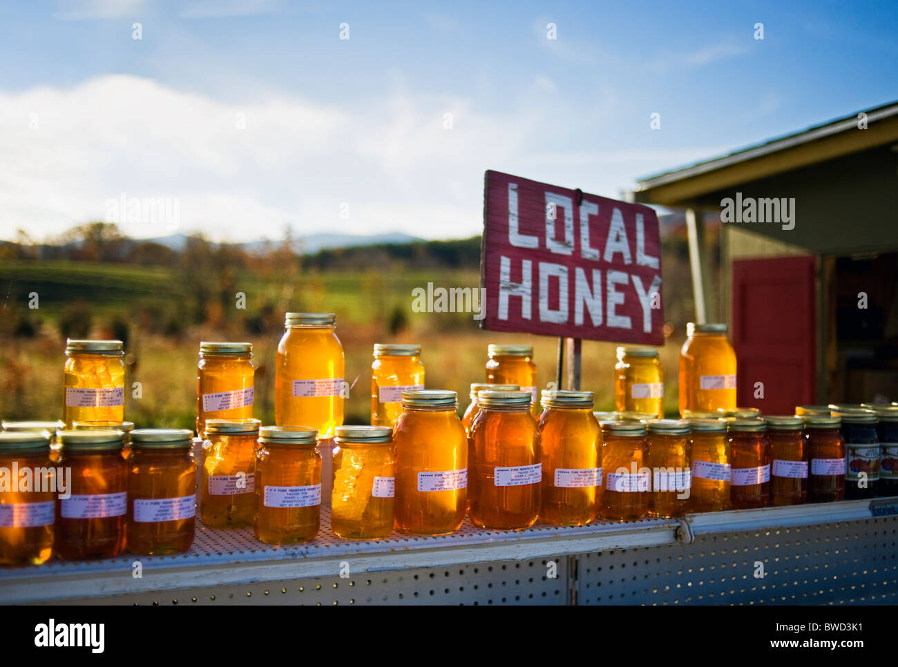 Roadside honey stand hi-res stock photography and images - Alamy
