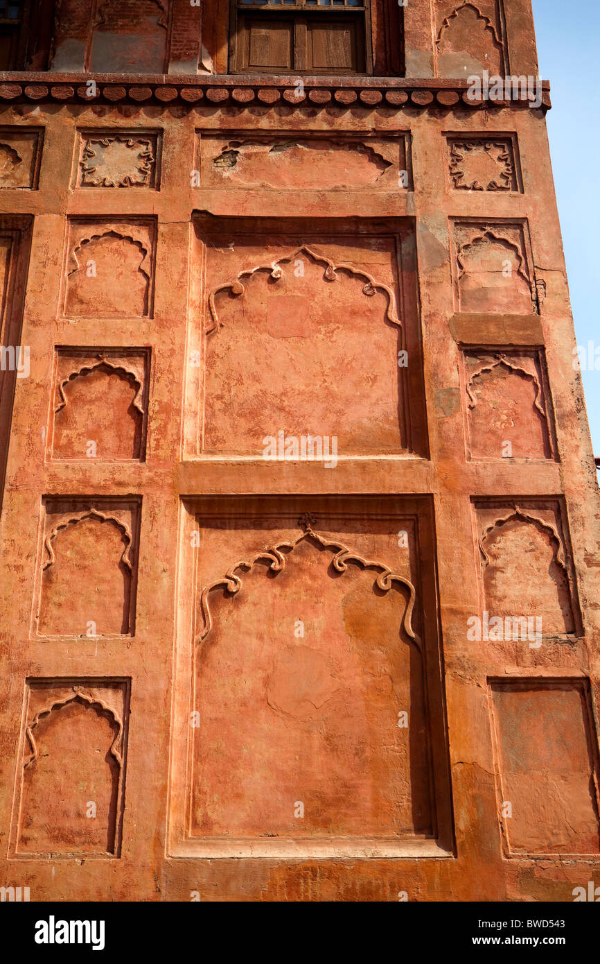 Gate entrance to red fort delhi hi-res stock photography and images - Alamy