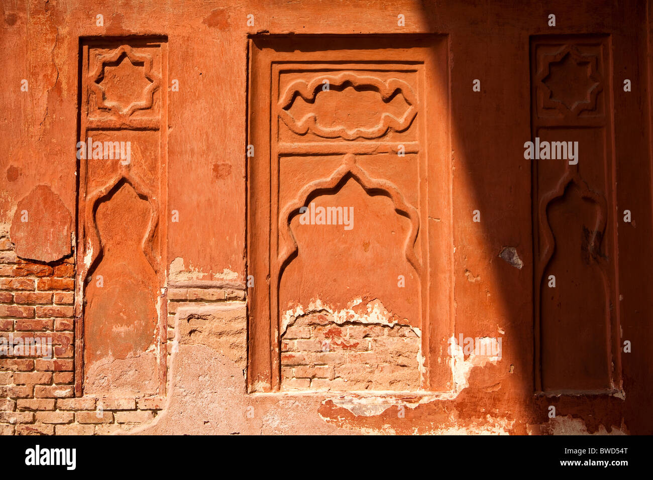 Gate entrance to red fort delhi hi-res stock photography and images - Alamy