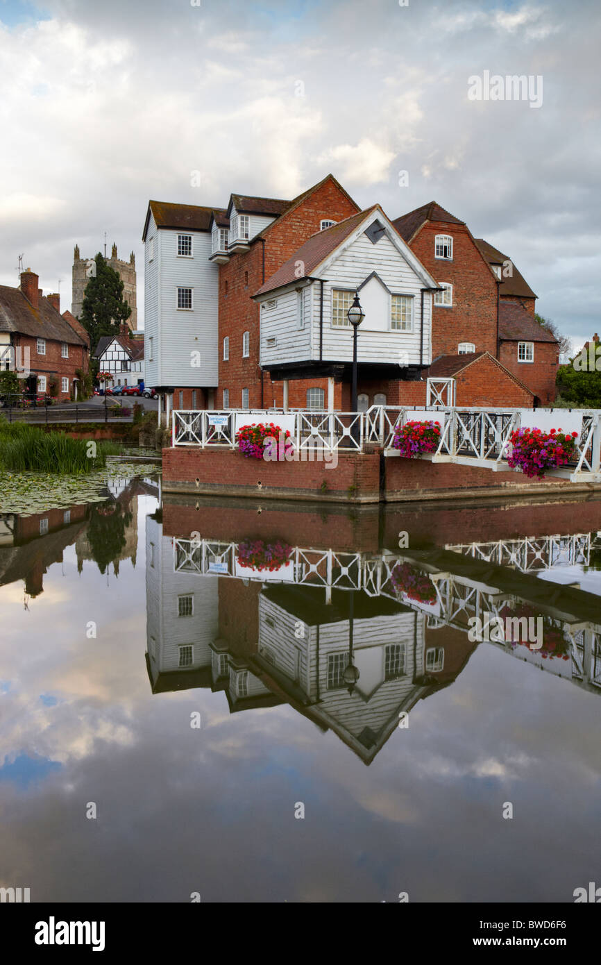 The River Avon And Abbey Mill At Tewkesbury Gloucestershire Stock