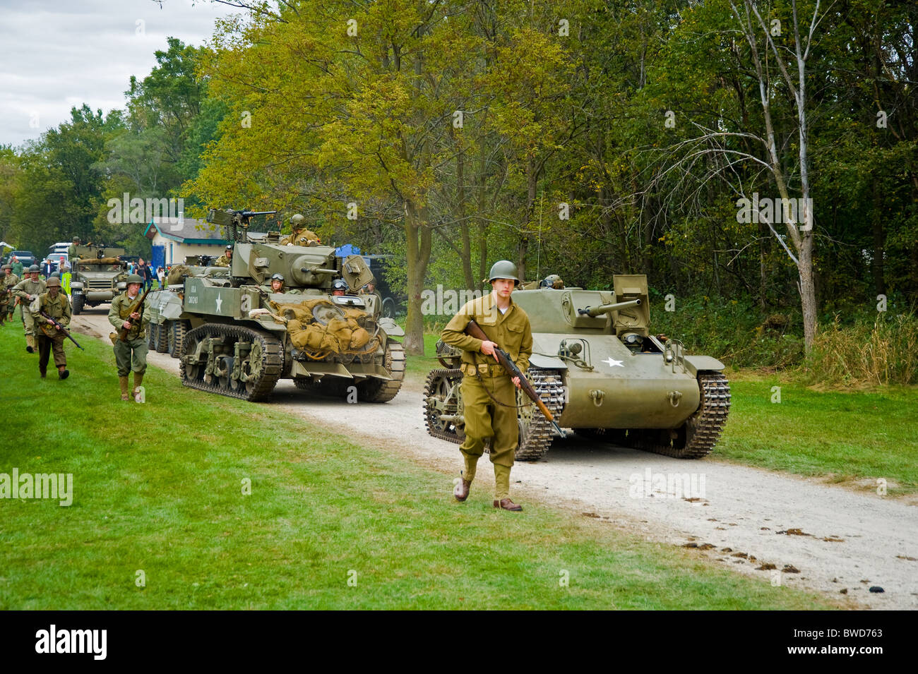 USA army world war two tank canon pushka acting theater performance ...